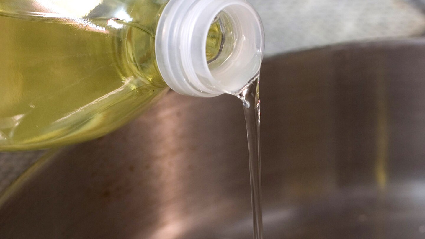 The Seed Oil Debate: Influencers Challenge Nutrition Science